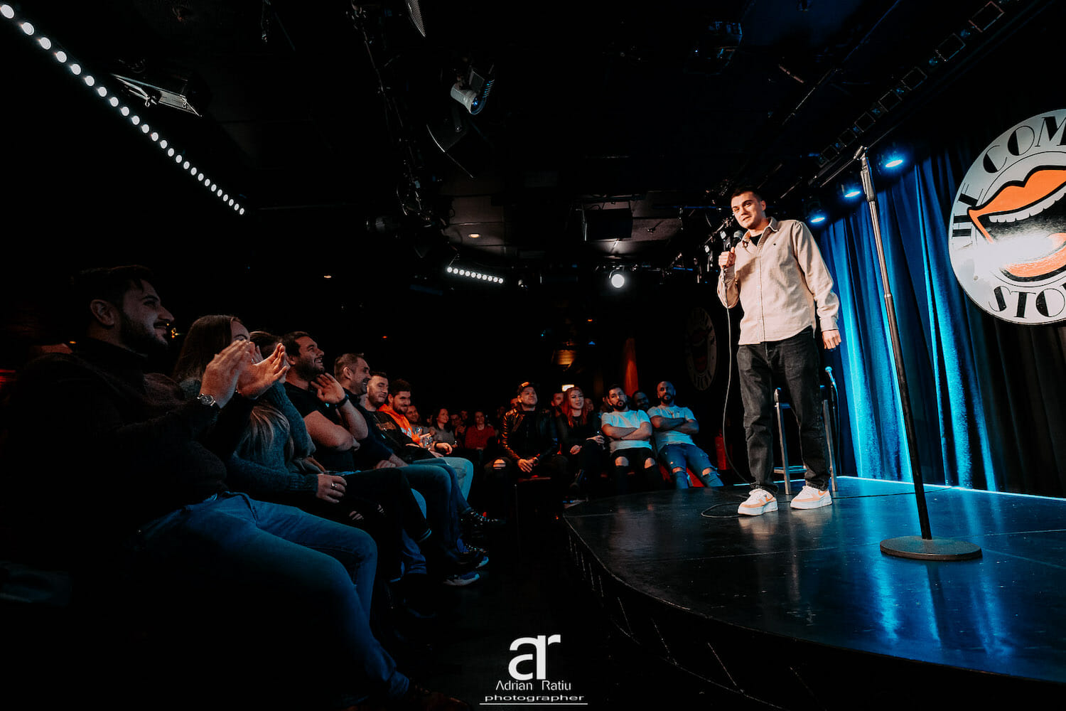 Poți trăi din umor? 20 de ani de stand-up în România - DoR